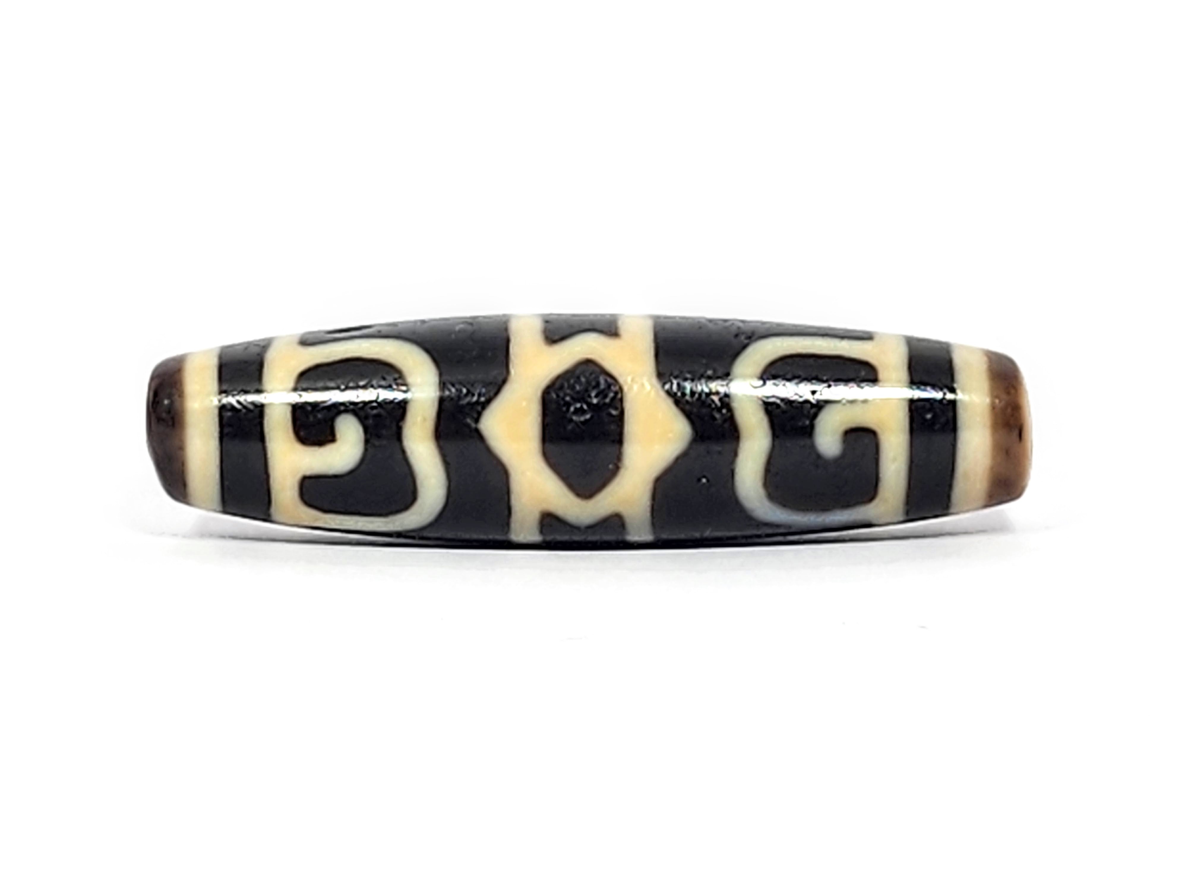 Antique Tibetan Guru Rinpoche's Dharma Cap Motif Dzi Bead - Very Beaut ...