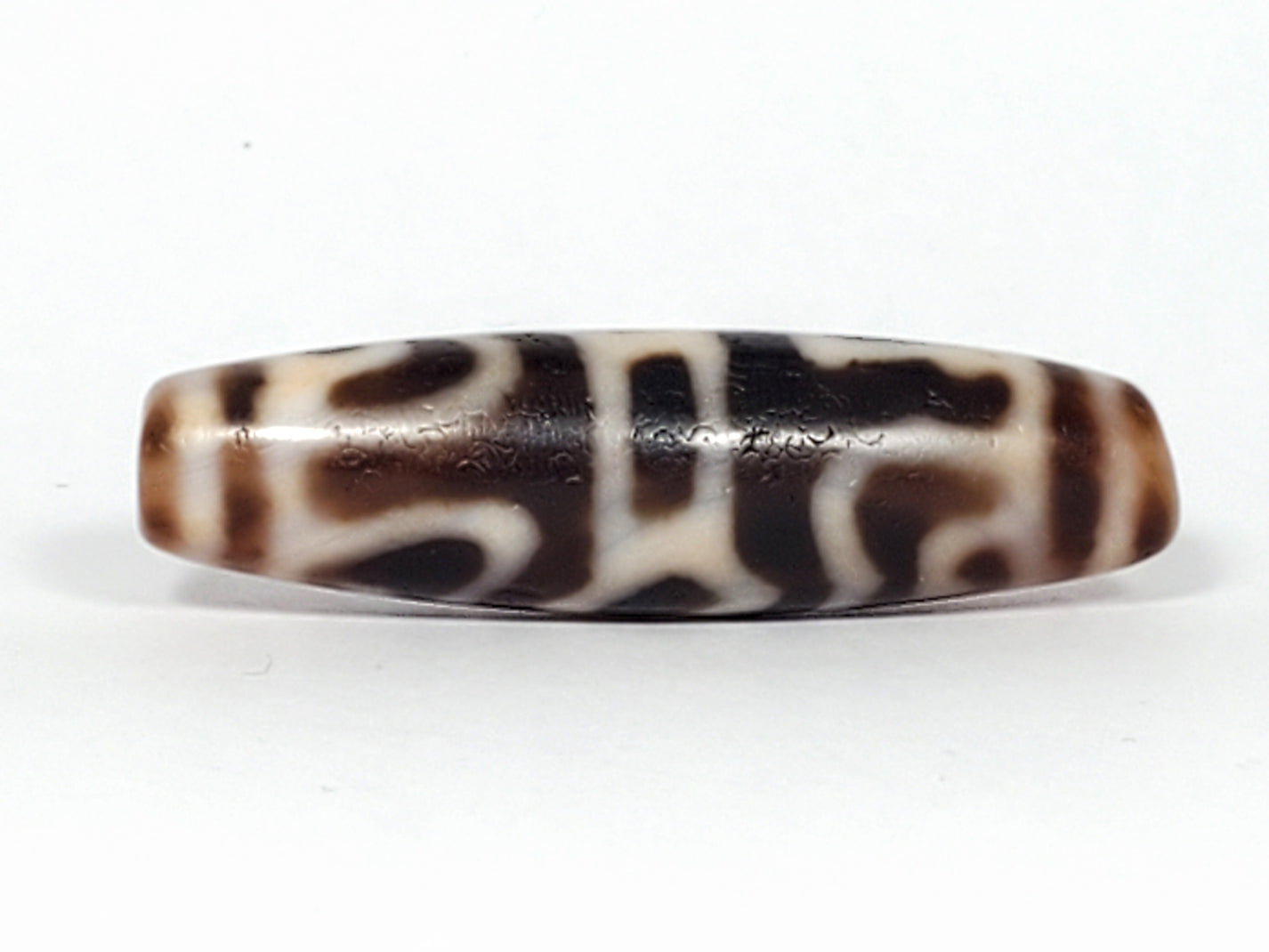 Ancient Guru Rinpoche's Dharma Cap Motif Dzi Bead (TiD-Anc-b-GRDC-1012 ...