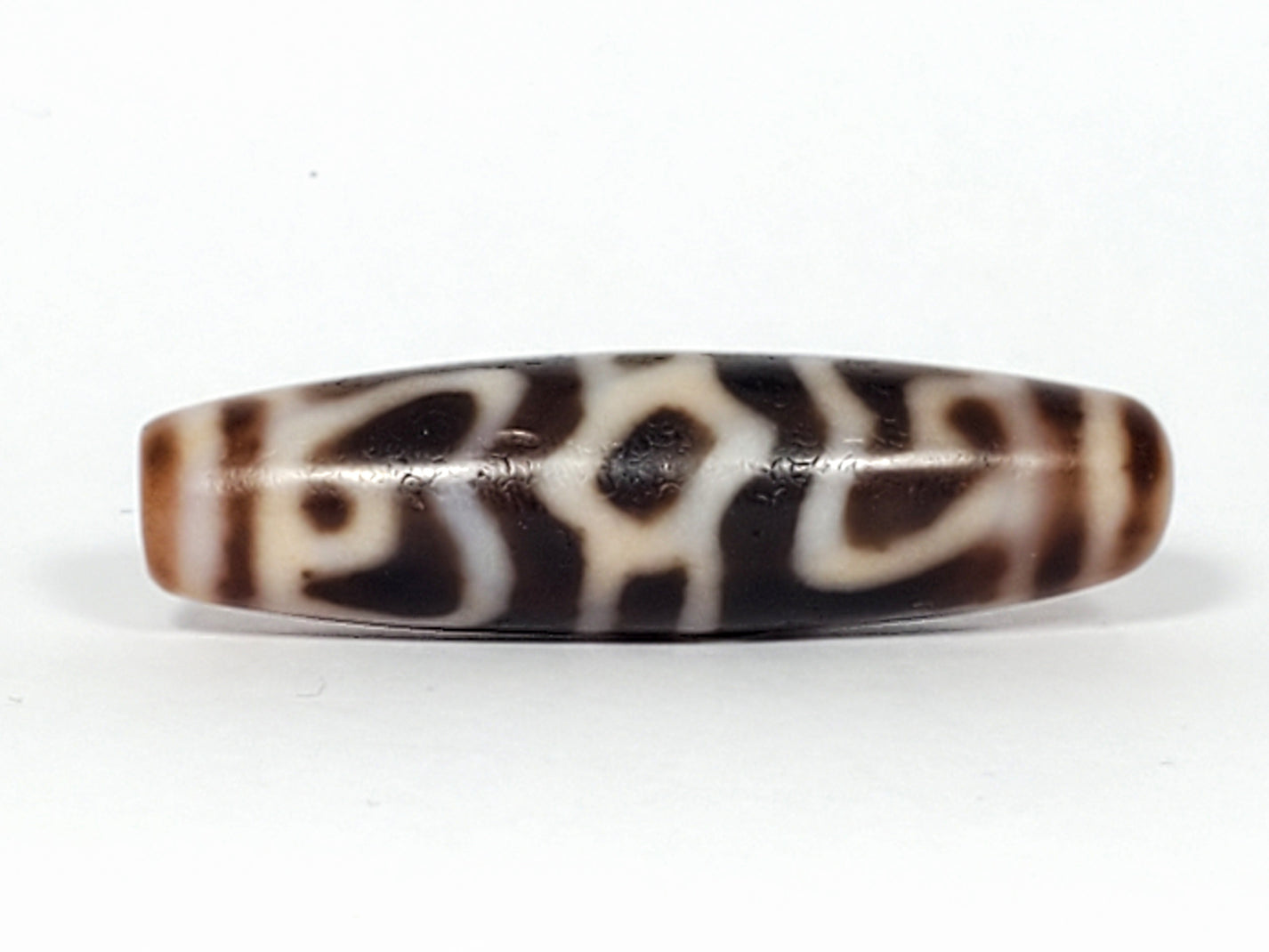 Ancient Guru Rinpoche's Dharma Cap Motif Dzi Bead (TiD-Anc-b-GRDC-1012 ...